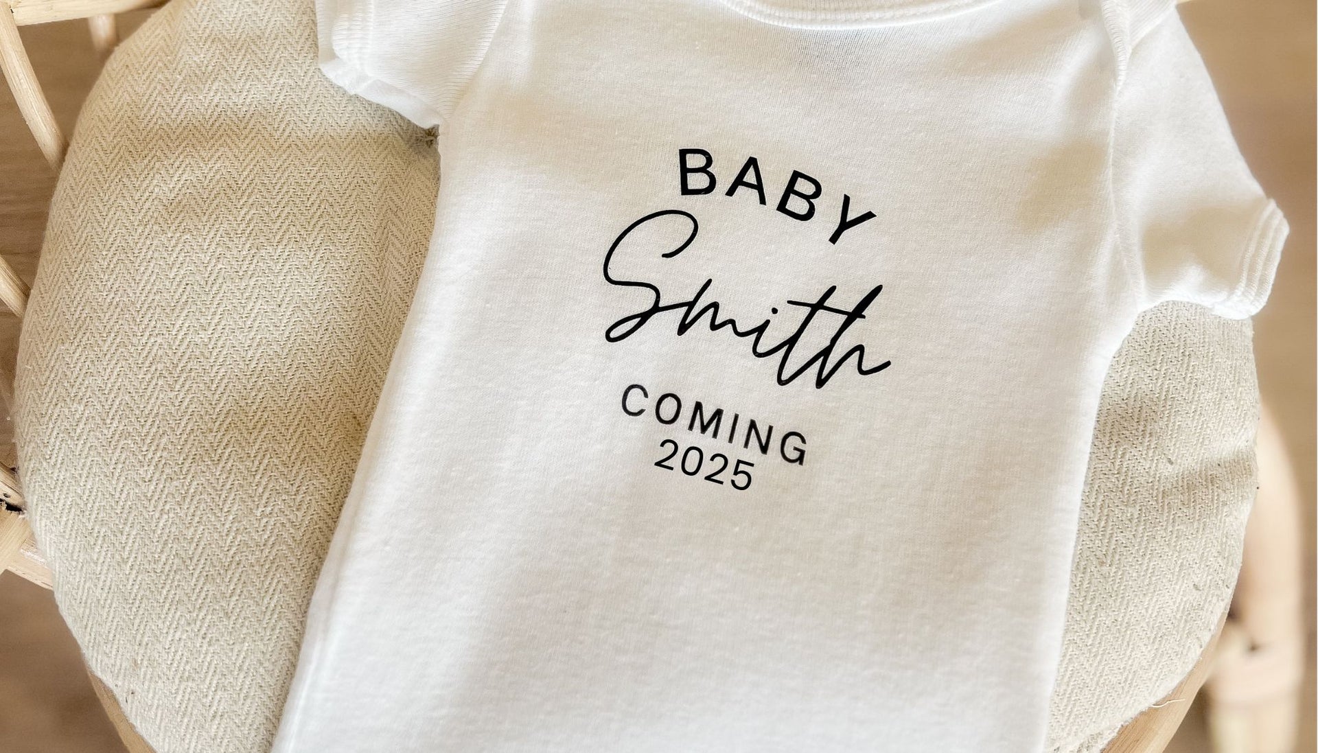 Wonder Bib - Mini Swiftie – Mom & Me Boutique